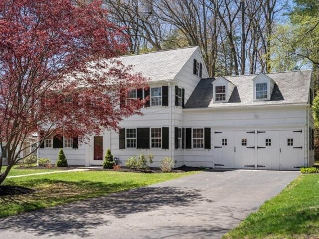 Thackeray Rd, Wellesley, Home For Sale
