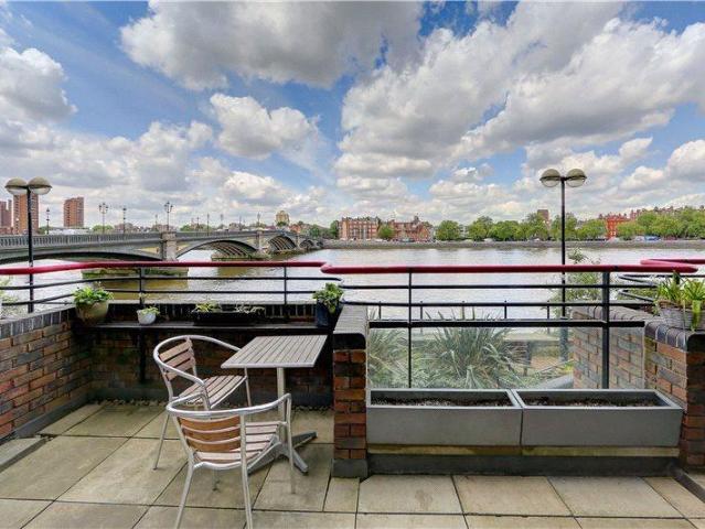 Thameswalk Apartments, 2 Hester Road. 2 bed apartment to rent £18,633 pcm £4,300 pw