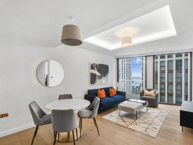 Thames City London SW8 1 bed apartment to rent £4,008 pcm £925 pw