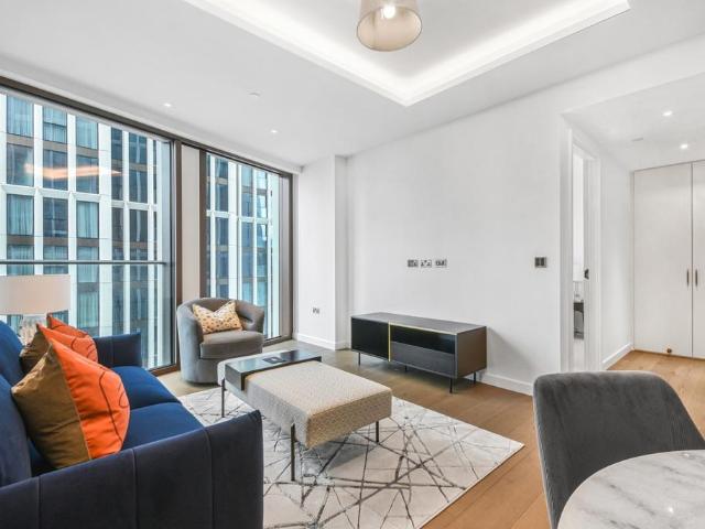 Thames City London SW8 1 bed apartment to rent £4,008 pcm £925 pw