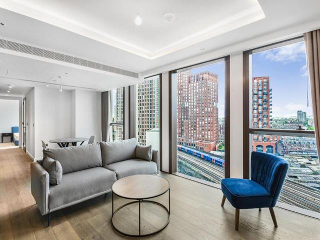 Thames City London SW8 1 bed apartment to rent £4,247 pcm £980 pw