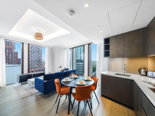Thames City, London SW8 3 bed apartment to rent £5,850 pcm £1,350 pw