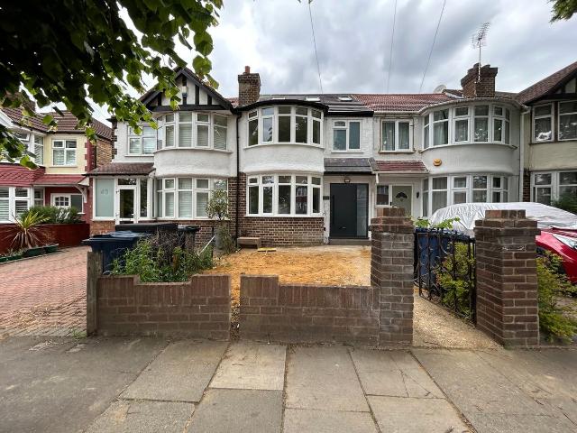 Thames Avenue, Perivale, Greenford UB6, 4 bed property to rent, £2,985 pcm | PrimeLocation