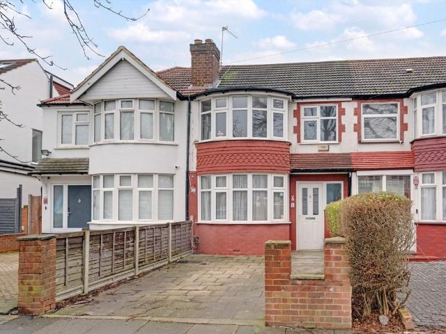 Thames Avenue, Perivale UB6, 3 bed property to rent, £2,550 pcm | PrimeLocation