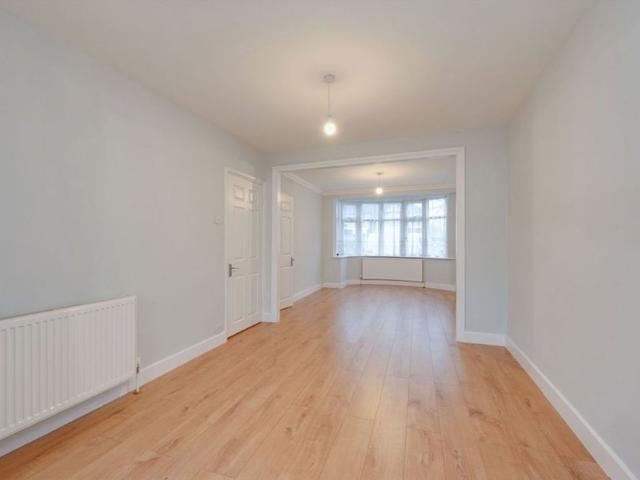 Thames Avenue, UB6, London