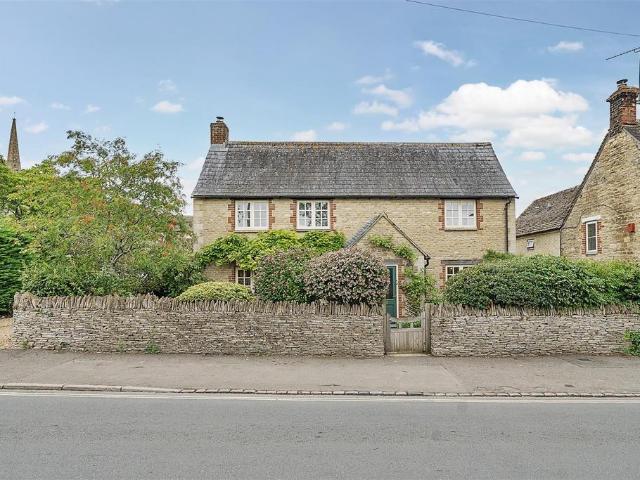 Thames Street, Lechlade GL7 3 bed house to rent £2,950 pcm £681 pw