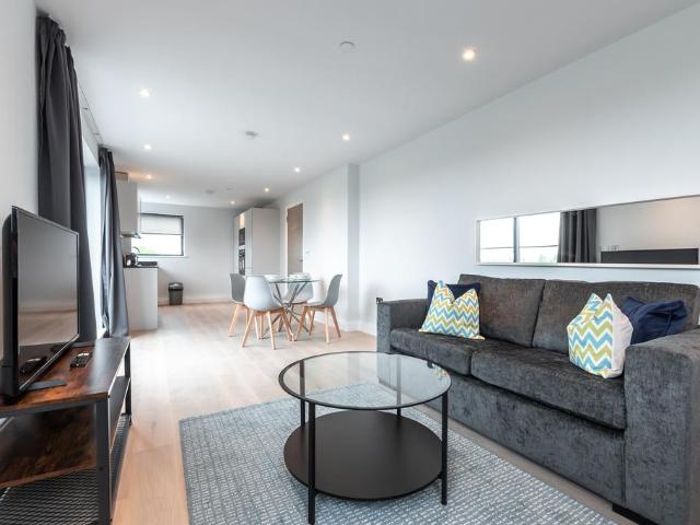Thames Street, Staines Upon Thames TW18 1 bed apartment to rent £3,200 pcm £738 pw