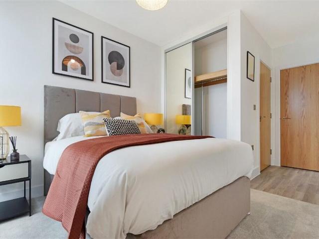 Thames Road, London E16, Studio to rent, £1,700 pcm | PrimeLocation