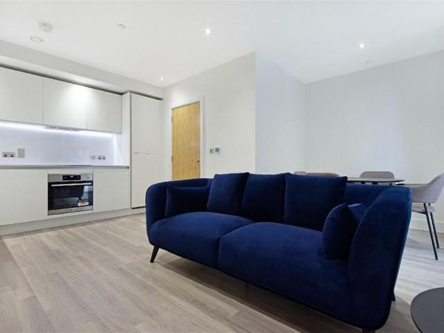 Thames Road, London E16, 1 bed flat to rent, £1,750 pcm | PrimeLocation