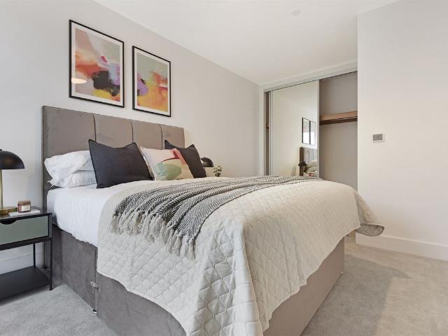 Thames Road, London E16, 1 bed flat to rent, £1,800 pcm | PrimeLocation