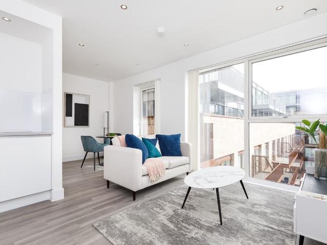 Thames Road, London E16, 1 bed flat to rent, £1,800 pcm | PrimeLocation
