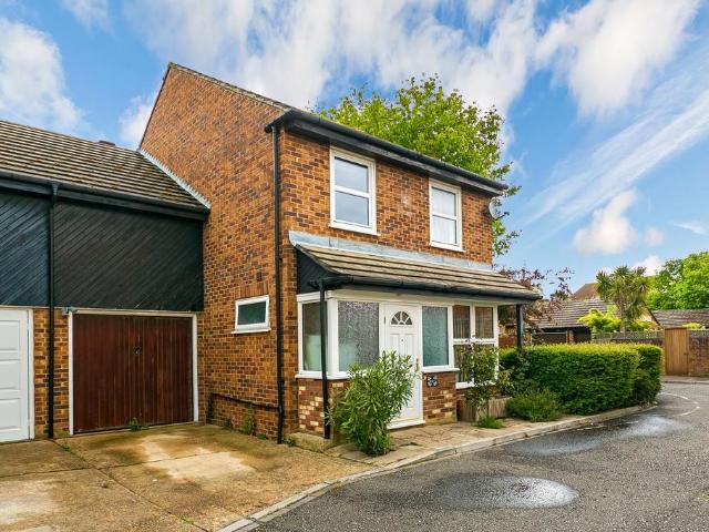 Thamesgate Close, Richmond, TW10 4 bed link detached house to rent £3,995 pcm £922 pw