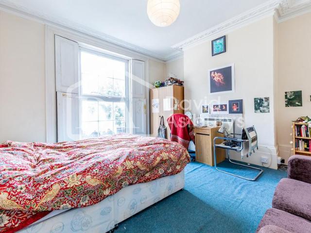 Thane Villas, Finsbury Park, London 2 bed flat to rent £2,050 pcm £473 pw