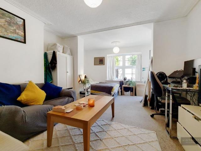 Thane Villas, Holloway, London, N7 2 bed apartment to rent £2,300 pcm £531 pw