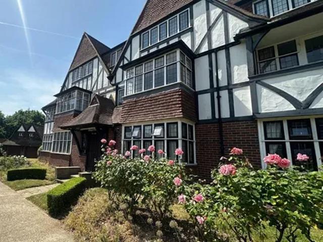 Thanet Court, Queens Drive, London, W3 0HW, United Kingdom | 3 bed apartment for rent #124547595 | Rentberry