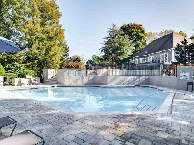 The 1800 at Barrett Lakes Apartments 3 Bedroom Apartment for Rent at 1800 Barrett Lakes Blvd Nw, Kennesaw, GA 30144