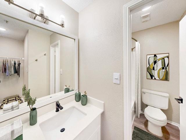 The 1800 at Barrett Lakes Apartments 3 Bedroom Apartment for Rent at 1800 Barrett Lakes Blvd Nw, Kennesaw, GA 30144