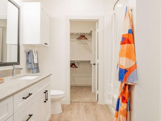 The 1906 at Bishop Ridge 1 Bedroom Apartment for Rent at 501 N Ewing Ave, Dallas, TX 75203 Lake Cliff