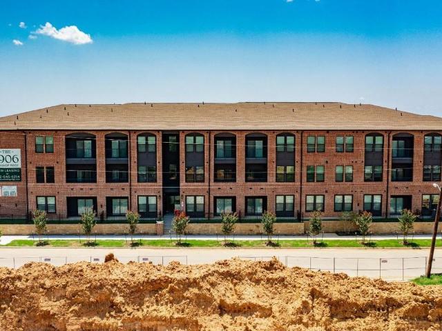 The 1906 at Bishop Ridge 1 Bedroom Apartment for Rent at 501 N Ewing Ave, Dallas, TX 75203 Lake Cliff