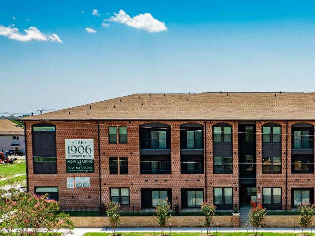 The 1906 at Bishop Ridge 1 Bedroom Apartment for Rent at 501 N Ewing Ave, Dallas, TX 75203 Lake Cliff