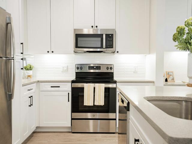 The 1906 at Bishop Ridge 2 Bedroom Apartment for Rent at 501 N Ewing Ave, Dallas, TX 75203 Lake Cliff