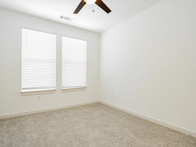 The 1906 at Bishop Ridge 2 Bedroom Apartment for Rent at 501 N Ewing Ave, Dallas, TX 75203 Lake Cliff