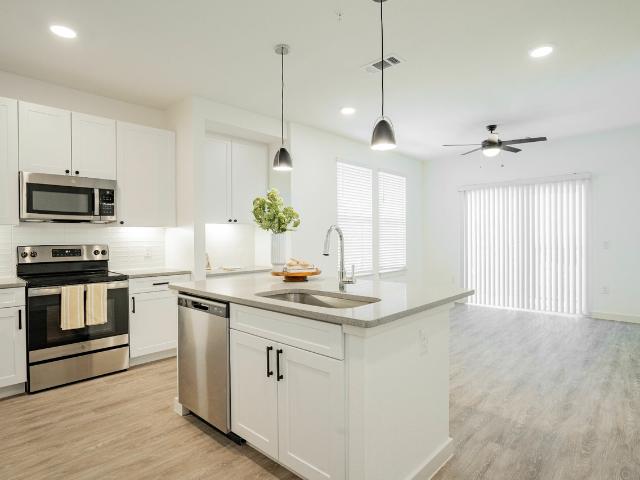 The 1906 at Bishop Ridge 2 Bedroom Apartment for Rent at 501 N Ewing Ave, Dallas, TX 75203 Lake Cliff