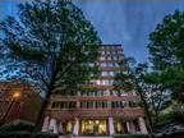 The 925 Apartments #One Bedroom B: Washington D.
