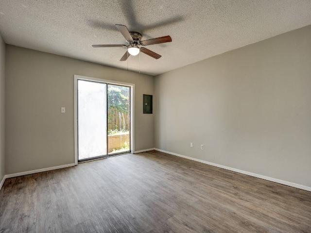 The Cottonwood: 1 & 2 Bedroom Apartments 2 Bedroom Apartment for Rent at 2022 Phoenix Ave, Fort Smith, AR 72901 South Fort Smith