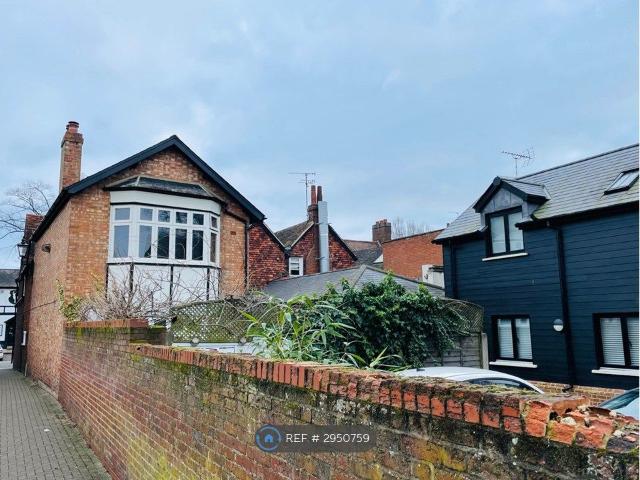 The Cottage, Stevenage SG1, 2 bed semi detached house to rent, £1,600 pcm | PrimeLocation