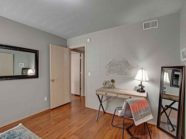 The Cottages at Hefner Road 2 Bedroom Apartment for Rent at 1209 W Hefner Rd, Oklahoma City, OK 73114