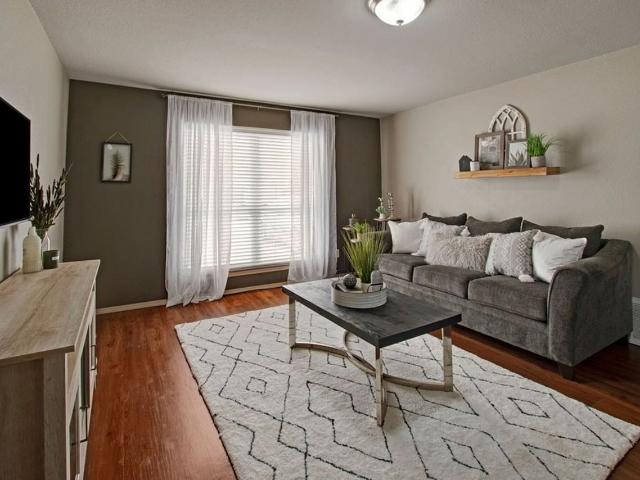 The Cottages at Hefner Road 2 Bedroom Apartment for Rent at 1209 W Hefner Rd, Oklahoma City, OK 73114