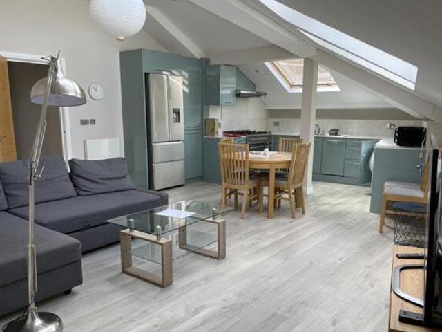 The Courtyard, New North Road, 3 Bedroom Apartment