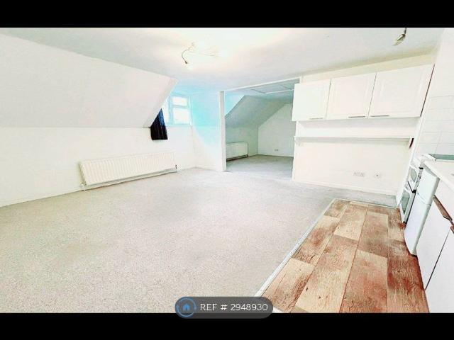 The Courtyard, Bournemouth BH1, 1 bed flat to rent, £798 pcm | PrimeLocation