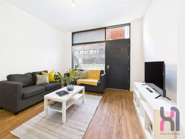 The Courtyard, Caryl Street, Liverpool L8, 3 bed flat to rent, £1,400 pcm | PrimeLocation