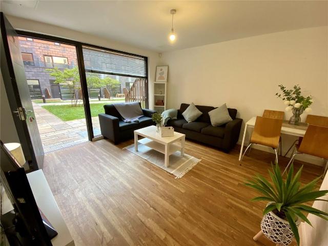The Courtyard, Plaza Boulevard, Liverpool L8, 3 bed detached house to rent, £1,525 pcm | PrimeLocation