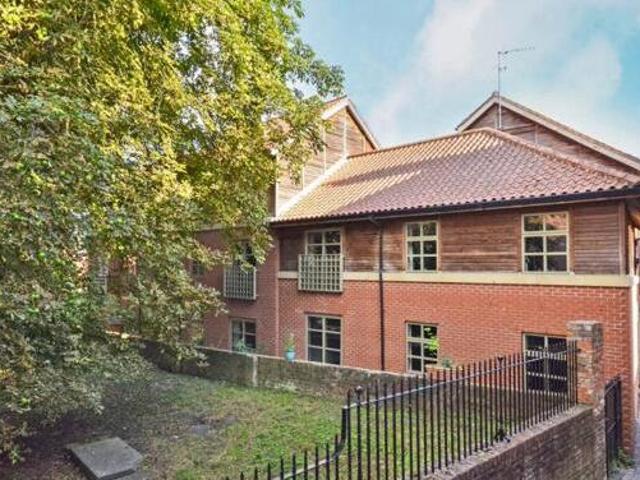 The Courtyard, St. Martins Lane, 2 Bedroom Flat