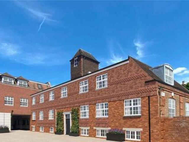 The Courtyard, West Street, 2 Bedroom Apartment
