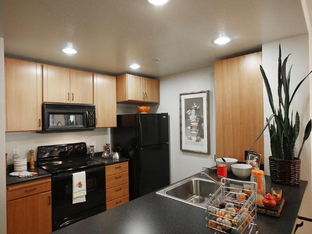 The Courtyards at 65th Street 2 Bedroom Apartment for Rent at 1465 65th St, Emeryville, CA 94608