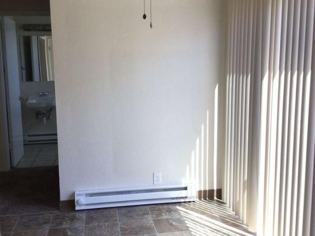 The Court at Hawthorne 2 Bedroom Apartment for Rent at 721 Hawthorne Ave Ne, Salem, OR 97301 Northeast Salem