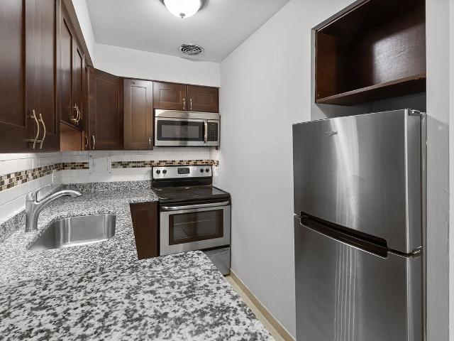 The Colony 2 Bedroom Apartment for Rent at 6001 N Kenmore Ave, Chicago, IL 60660 Edgewater