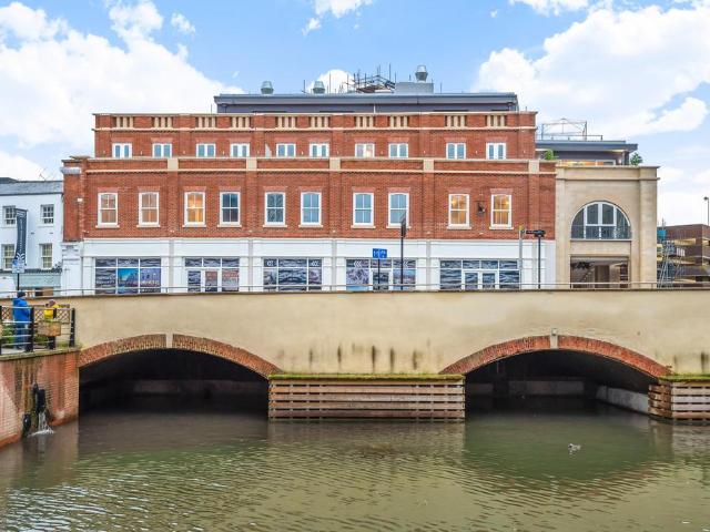 The colonnade, Maidenhead 1 bed apartment to rent £1,550 pcm £358 pw