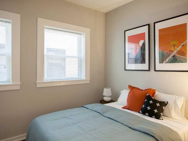 The Colonnades 2 Bedroom Apartment for Rent at 100 W Armour Blvd, Kansas City, MO 64111 Broadway Gillham