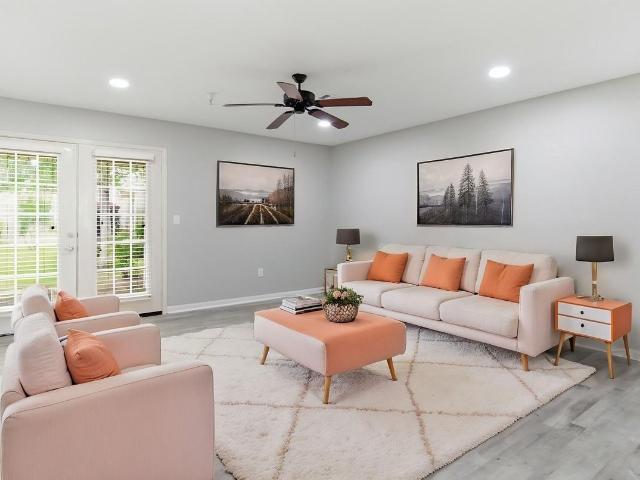 The Colonnades 2 Bedroom Apartment for Rent at 4901 Riley Rd, Ocean Springs, MS 39564