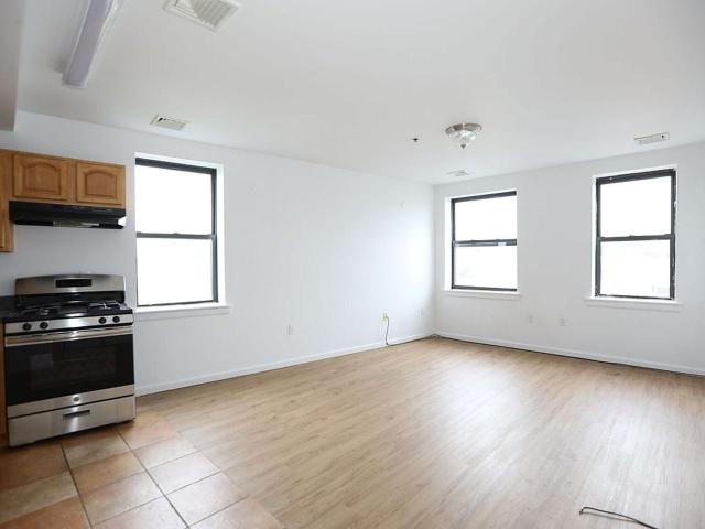 The Colleoni 2 Bedroom Apartment for Rent at 39 Lincoln Park, Newark, NJ 07102 South Broad Street