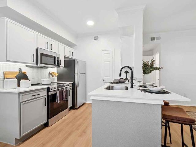 The Collins 2 Bedroom Apartment for Rent at 540 Buckingham Rd, Richardson, TX 75081