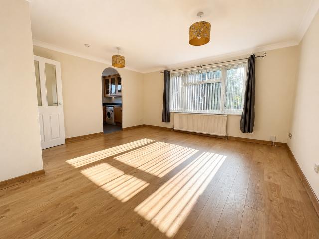 The Colts, Bishop's Stortford CM23 2 bed maisonette to rent £1,450 pcm £335 pw