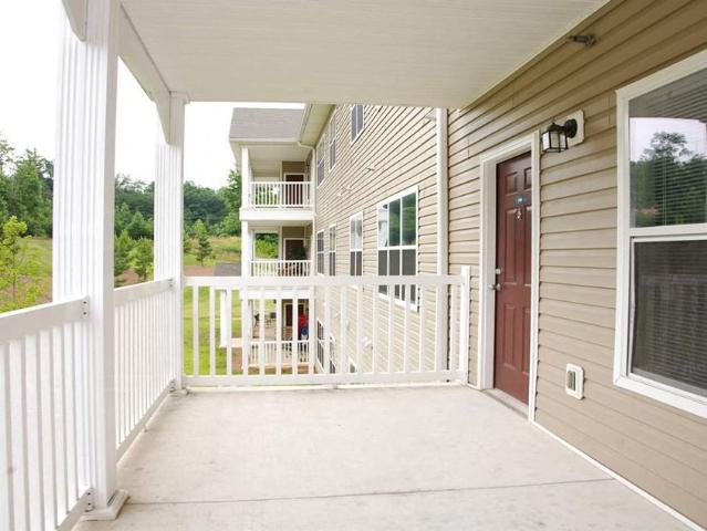 The Columns at Oakwood 3 Bedroom Apartment for Rent at 2102 Education Way, Oakwood, GA 30566