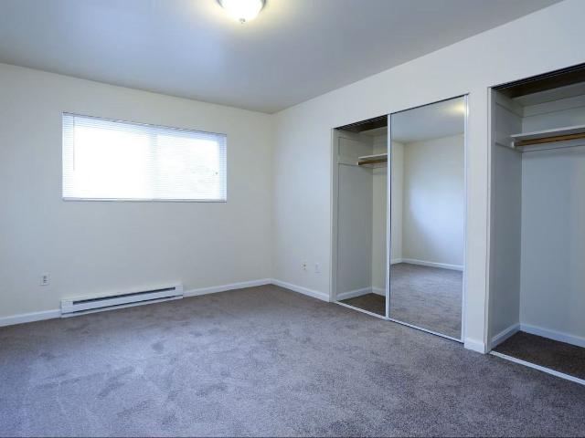 The Commodore Aprartments 3 Bedroom Apartment for Rent at 537 Bellevue Way Se, Bellevue, WA 98004