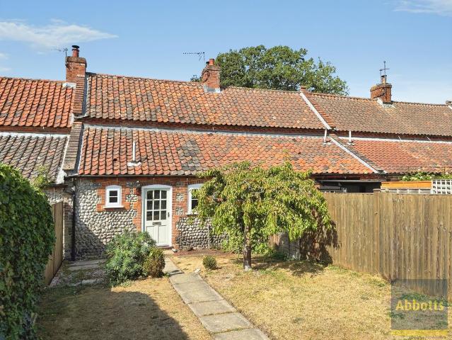 The Common, Norwich NR11, 2 bed cottage to rent, £1,000 pcm | PrimeLocation